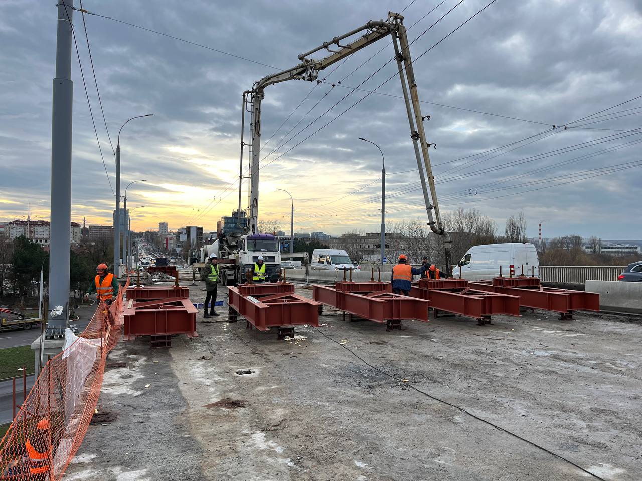 Circulația, parțial suspendată pe Podul Mihai Viteazul din Chișinău până în august 2024