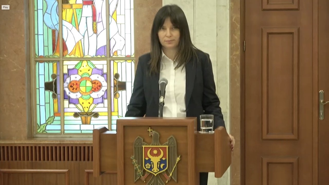 O nouă șefă la Finanțe. Victoria Belous, învestită în funcția de ministră (LIVE)