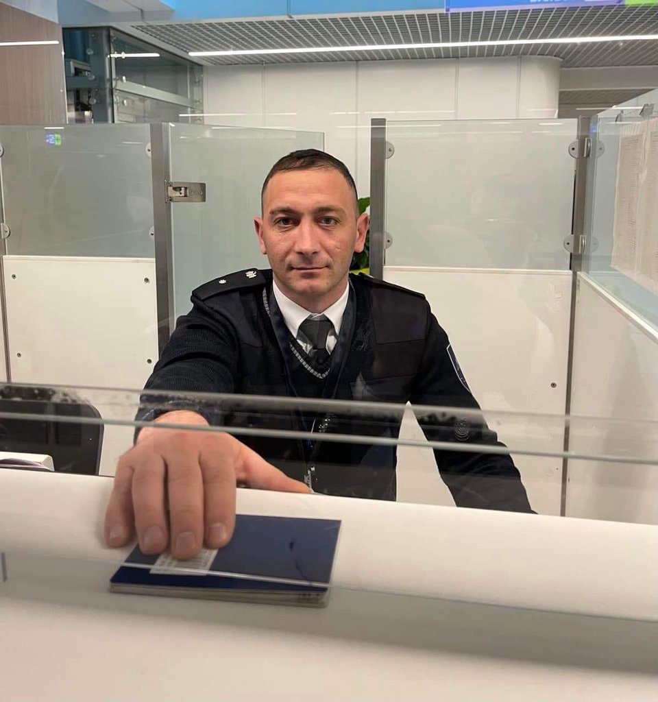 Serghei Muntean este polițistul de frontieră care a decedat în urma atacului de la Aeroportul ...