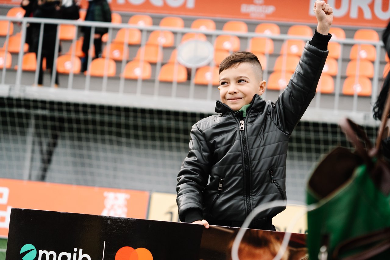 De la cumpărătură la aventură: cum un card maib junior a realizat visul ...