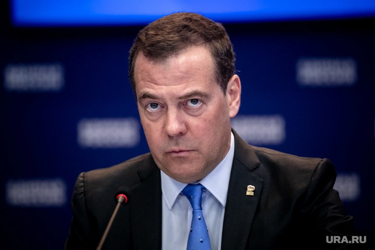 Dmitri Medvedev, replică acidă pentru poporul francez: „П-ры (не ...