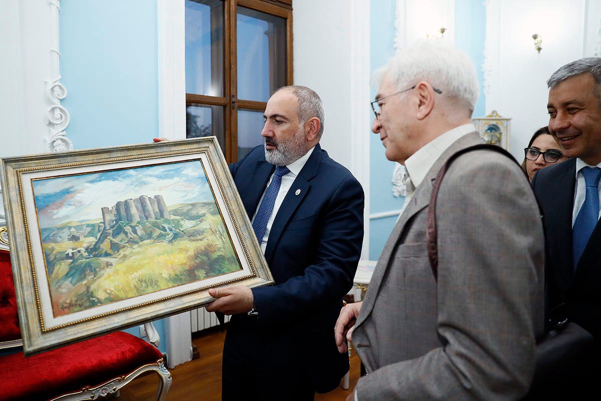 Întrunire la Conacul Manuc-Bey: Premierul Nikol Pașinian, la întâlnire ...