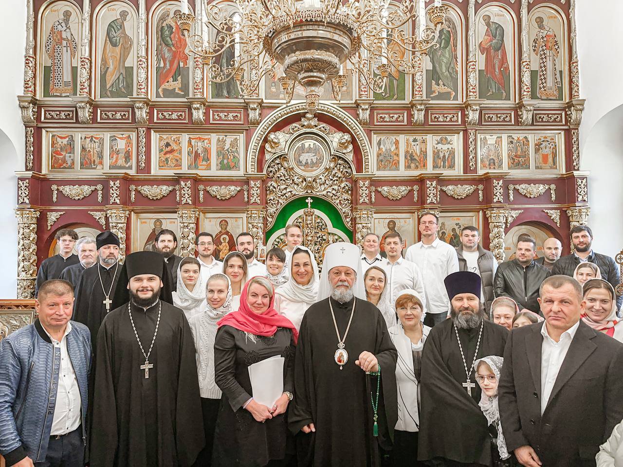 Mitropolitul Vladimir, în vizită la Moscova. A oferit premii enoriașilor activi și a sfințit ...