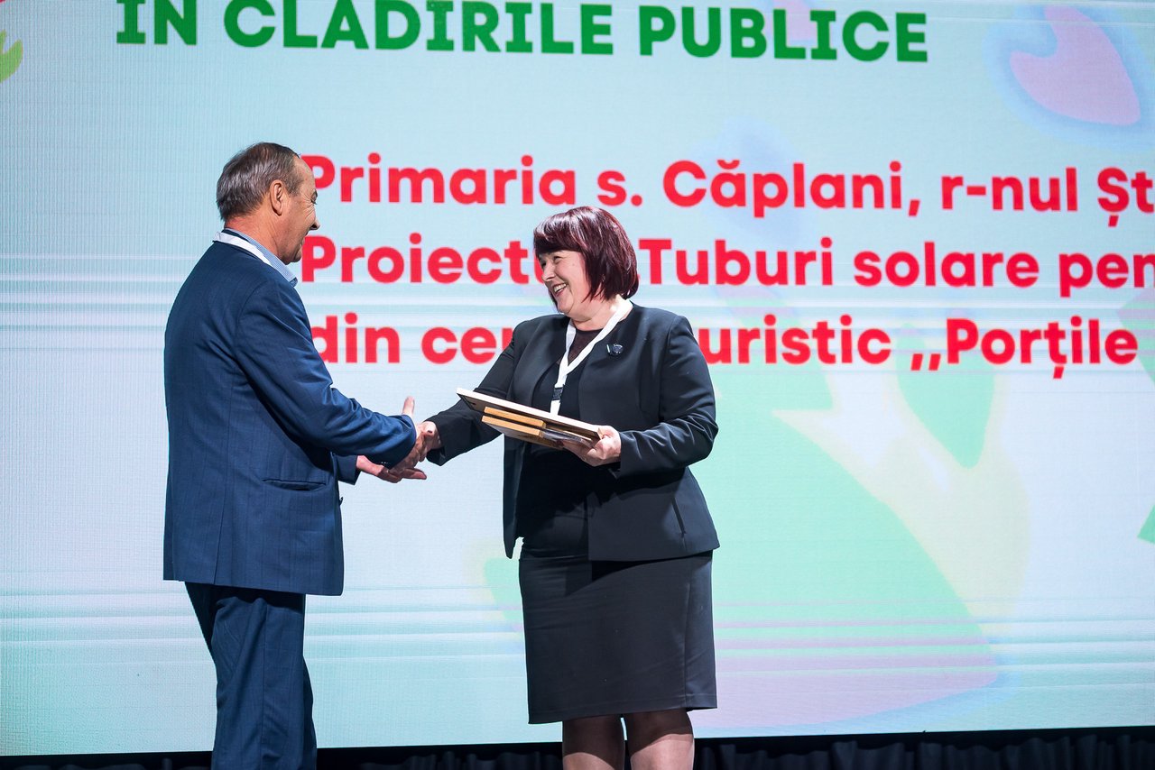 Gunoiștea din sat, transformată într-o zonă de agrement cu piscine cu ...