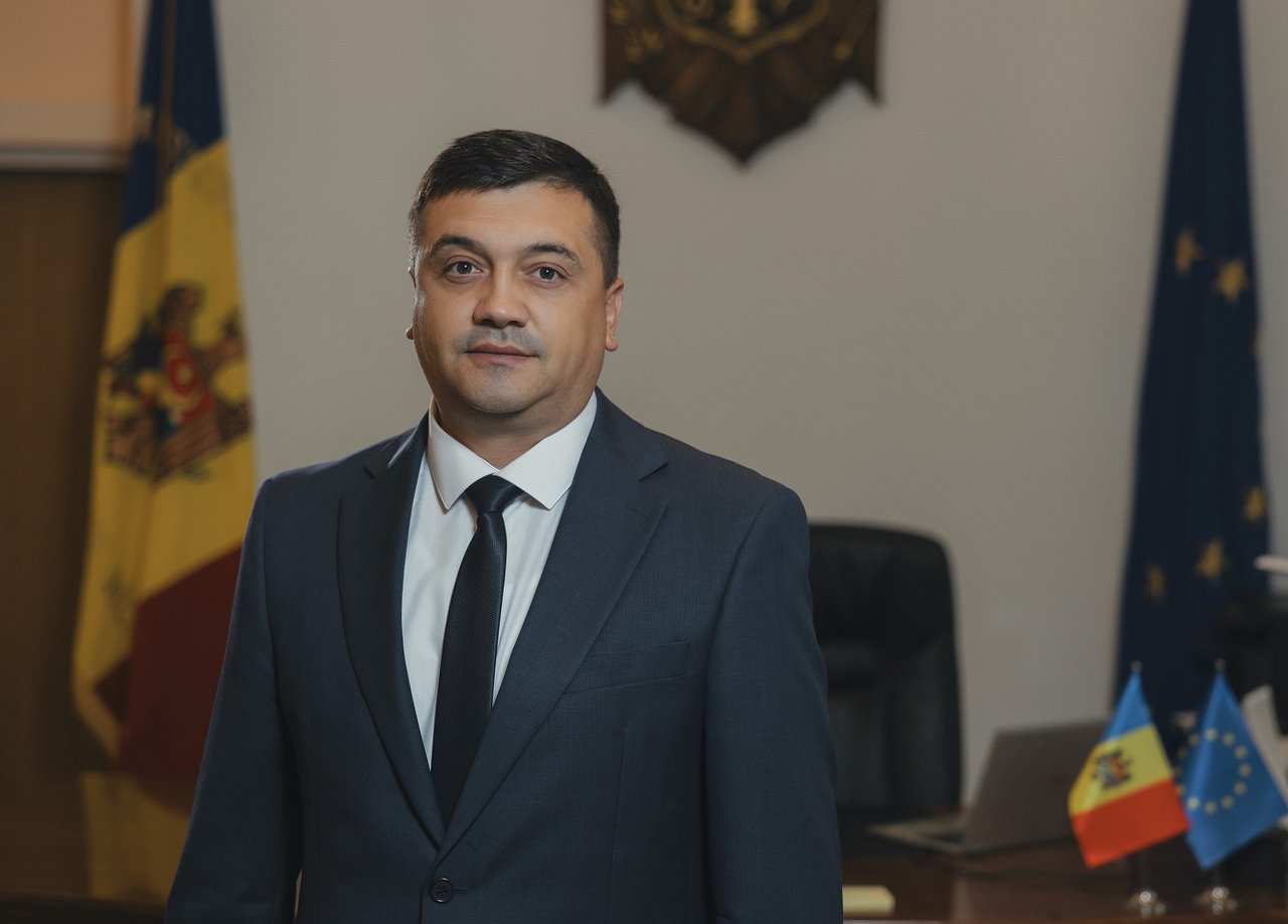 Adrian Efros dă de înțeles că pleacă din conducerea MAI