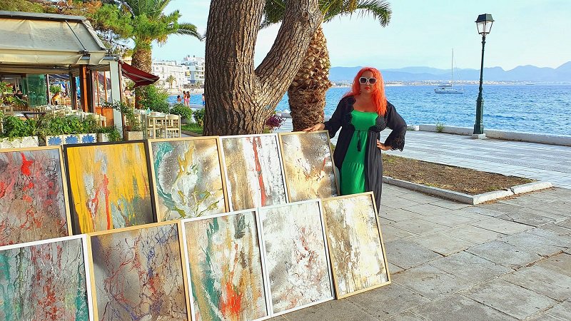 O pictoriță din Găgăuzia a făcut 10 tablouri într-o săptămână și a ...