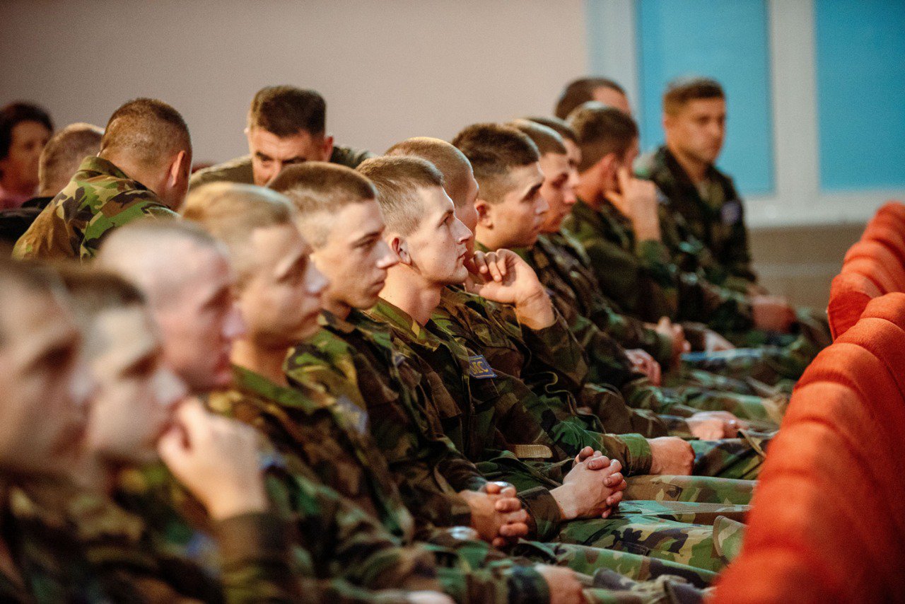 Emoții și lacrimi la avanpremiera filmului TUNETE. Producția ...